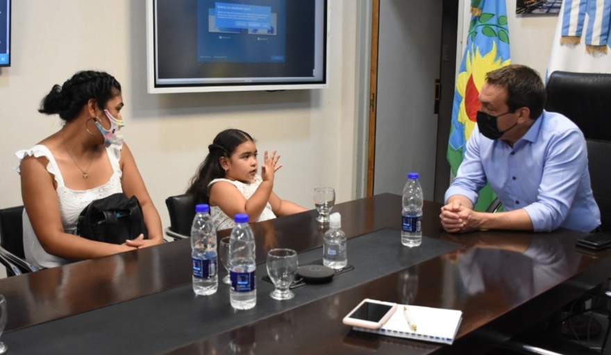 Ejemplo de solidaridad: Azul tiene cuatro años y dona su cabello a ...